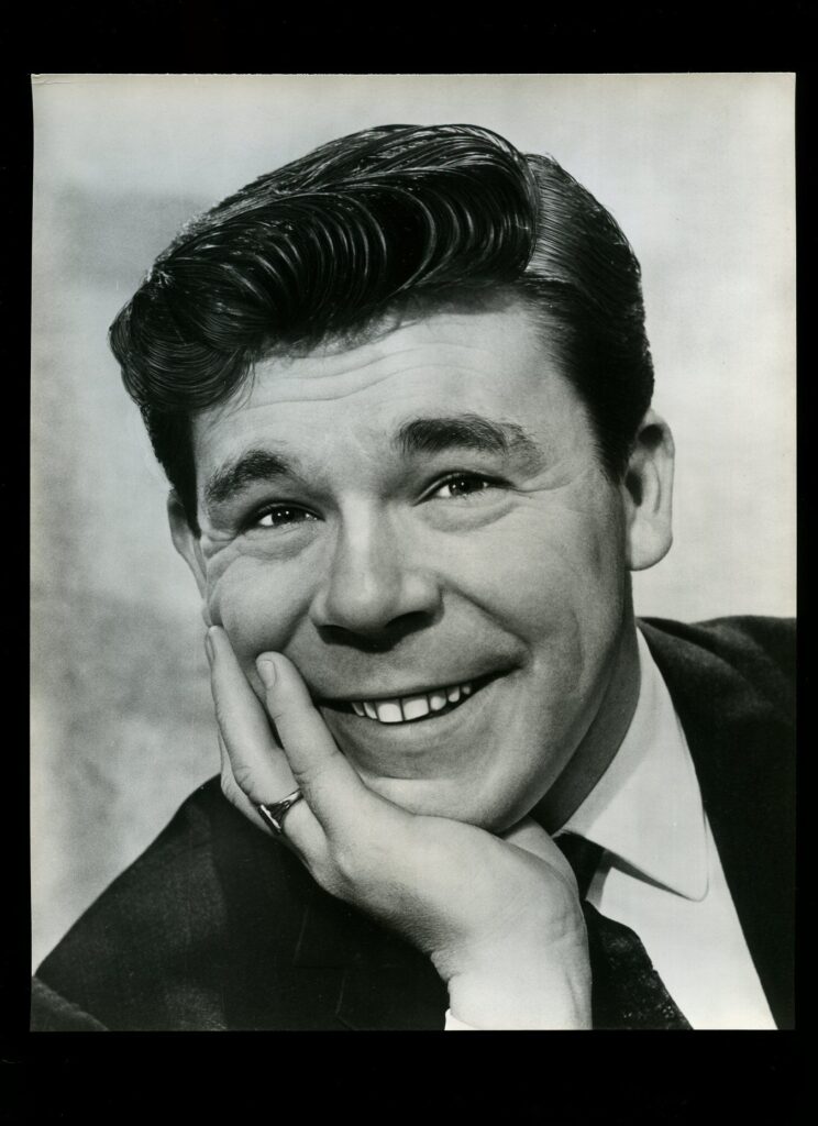 A Scottish Soldier by Andy Stewart - 1961 Hit Song - Vancouver Pop ...